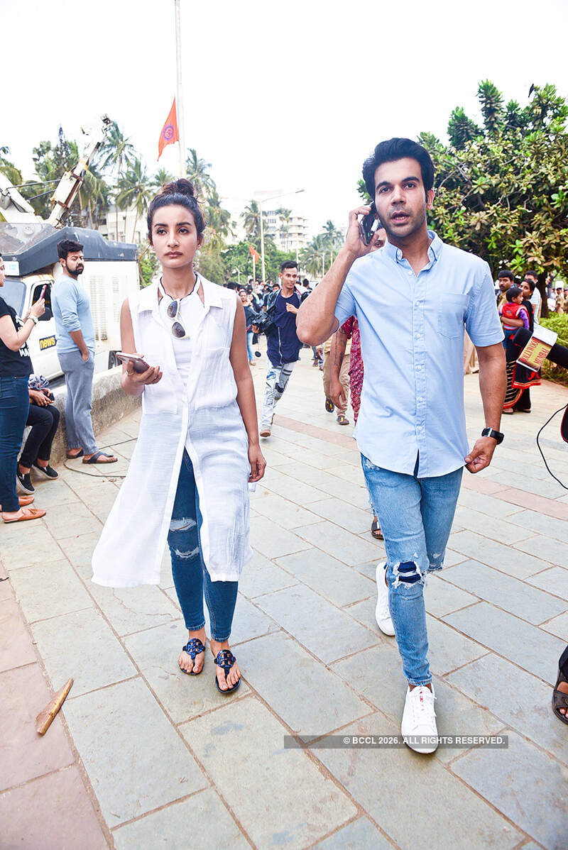 Bollywood stars protest, demand swift justice for Kathua and Unnao rape ...