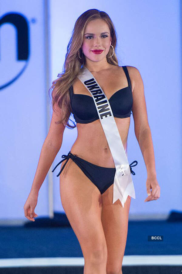 Yana Krasnikova looks sensual in these bikini clicks