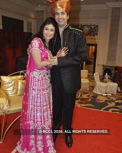 Dara Singh with his son Vindoo during Rishika and Vijay's wedding ...