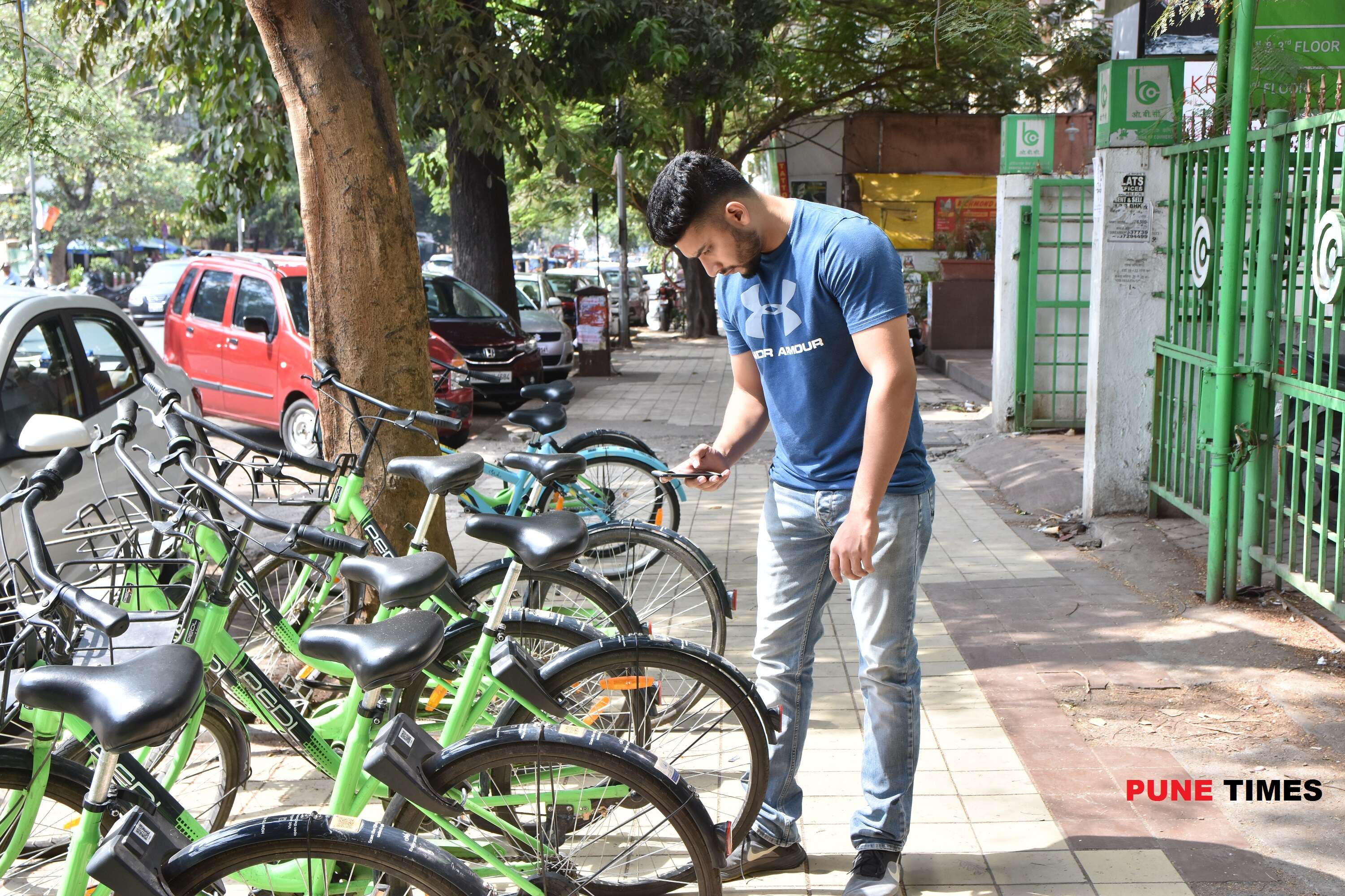 Students opt for bicycles and bike pooling to beat the cash crunch ...
