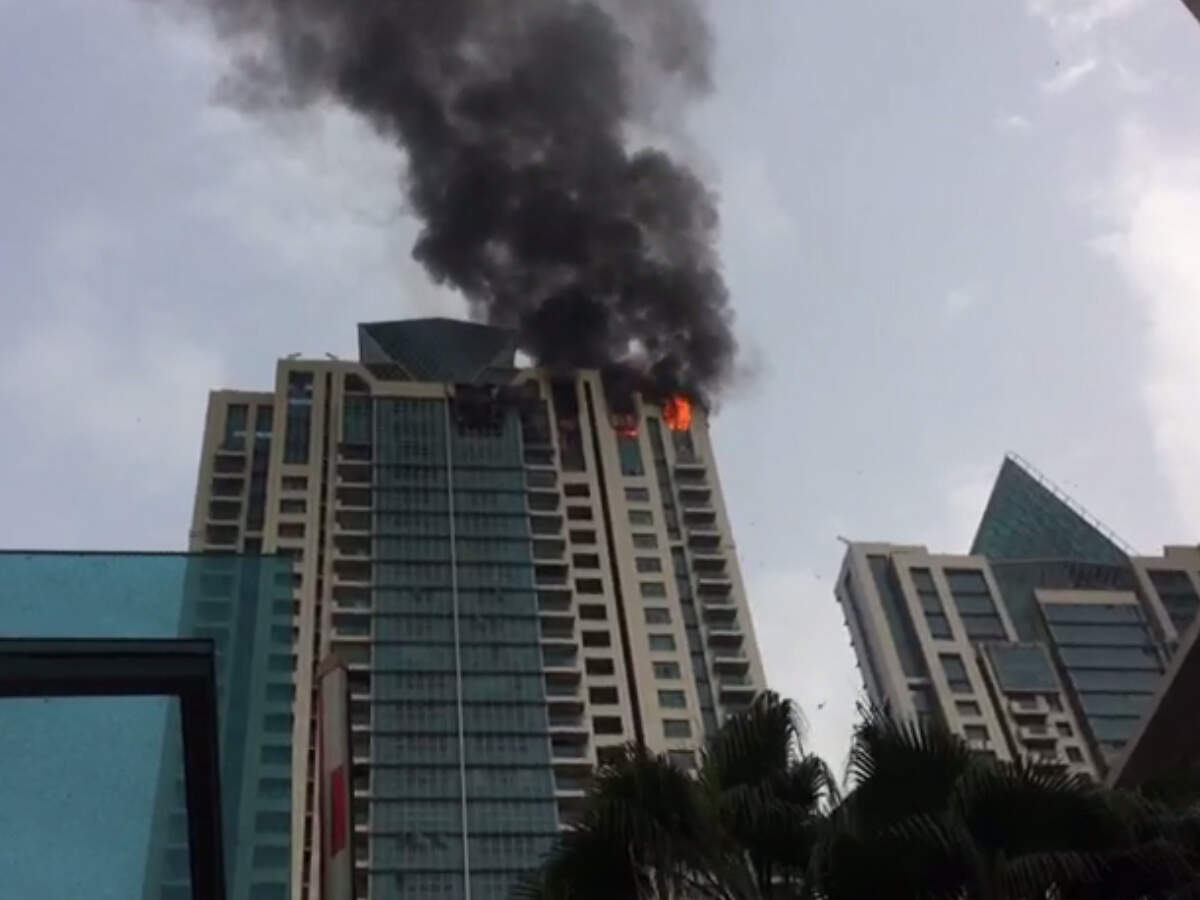 Mumbai building catches fire
