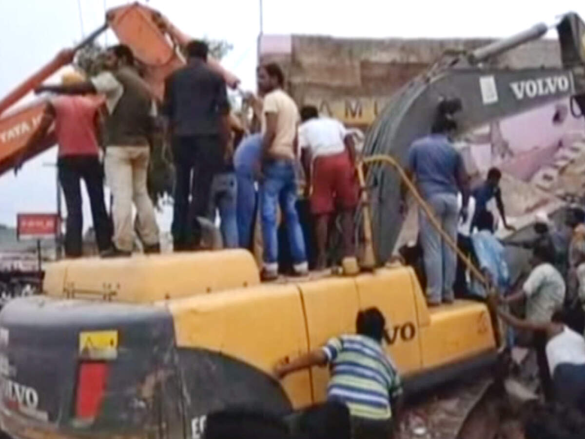 On cam: Building collapses during anti-encroachment drive