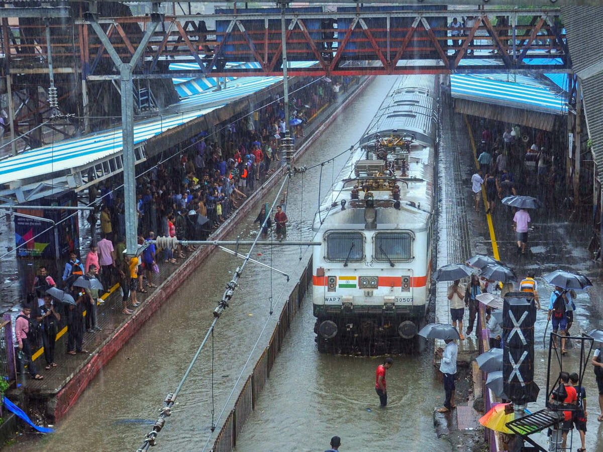 Mumbai rains: NDRF rescues stranded commuters from Vadodara Express