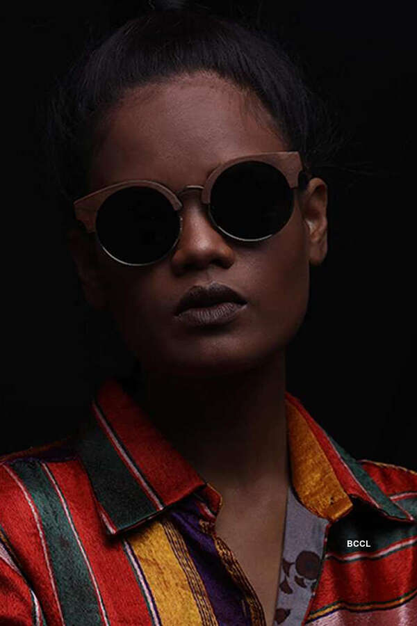This model has striking resemblance to Rihanna
