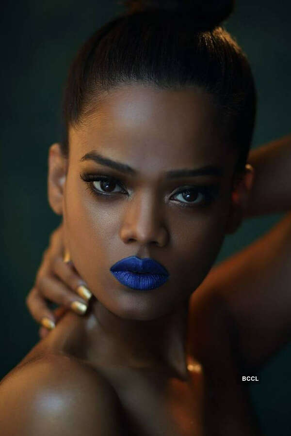 This model has striking resemblance to Rihanna