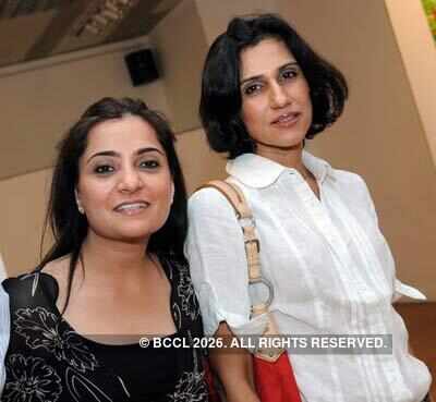 Varun and Pooja Talwar at Surviving Sagas' art exhibition held at ...