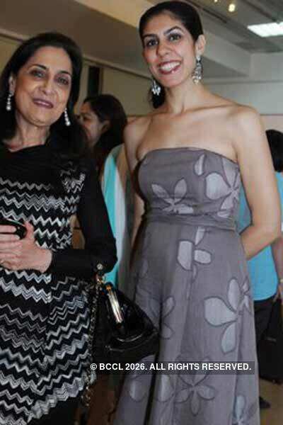 Varun and Pooja Talwar at Surviving Sagas' art exhibition held at ...