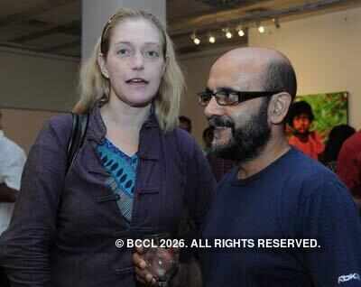 Varun and Pooja Talwar at Surviving Sagas' art exhibition held at ...