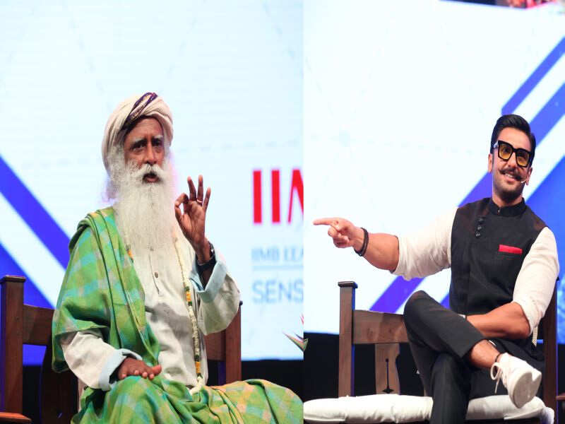 Ranveer Singh and Sadhguru Jaggi Vasudev set the stage on fire