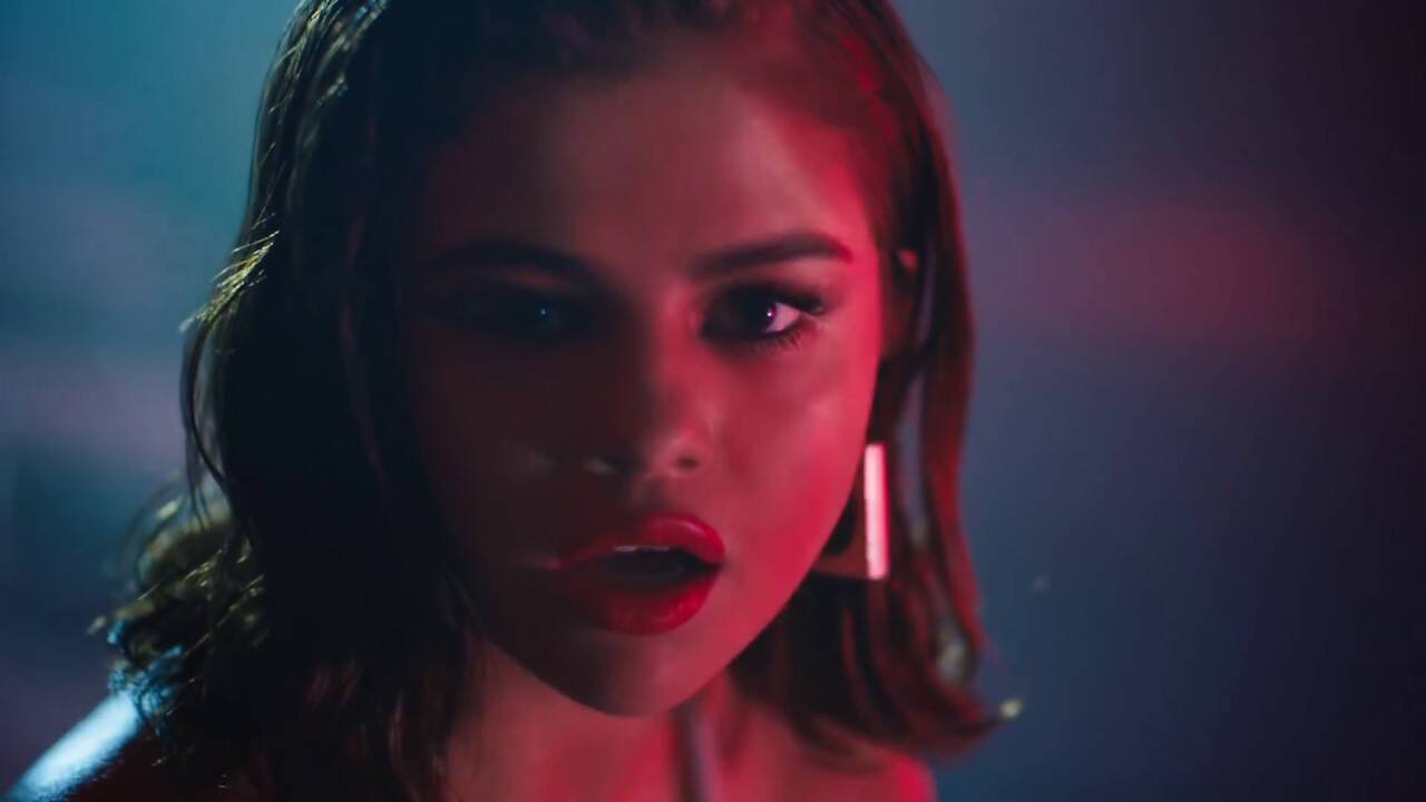 English Song Wolves Sung By Selena Gomez