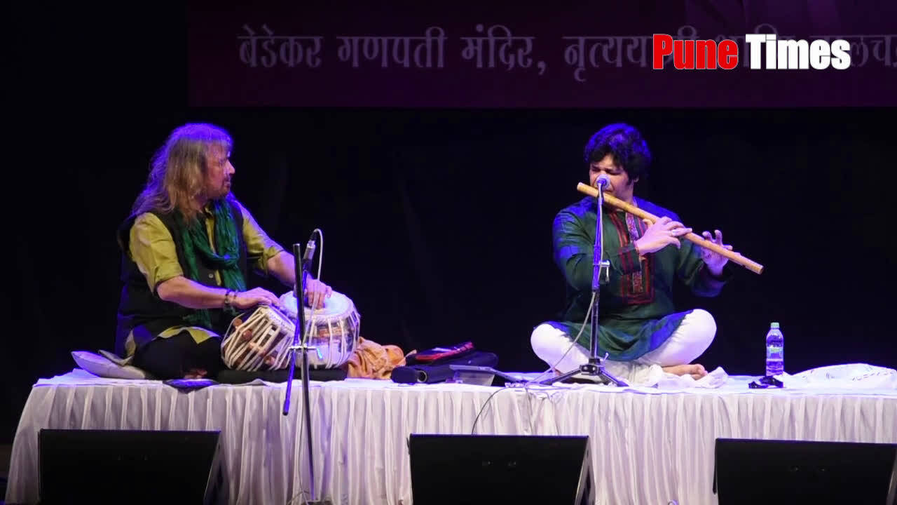 flute: Flute and Tabla Jugalbandi by Rakesh Chaurasia and Pandit Vijay ...