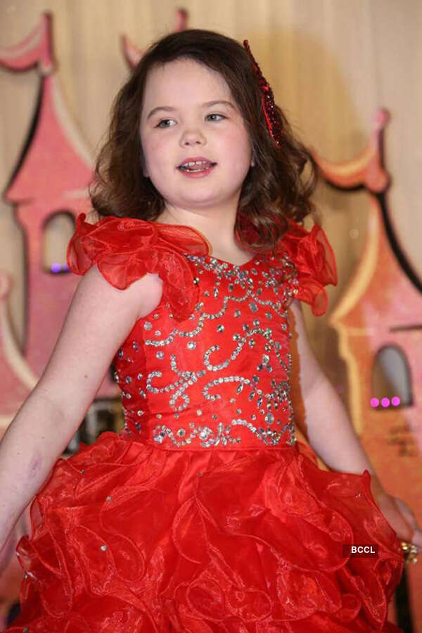 8-year-old suffering from autism and epilepsy wins a beauty pageant