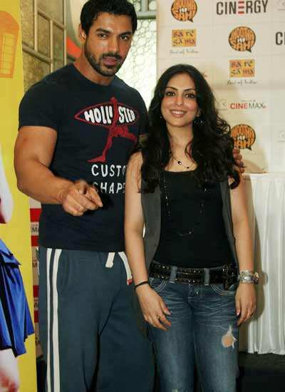 John Abraham Wife Pakhi JHOOTHA HI SAHI: New Film & New Look For John