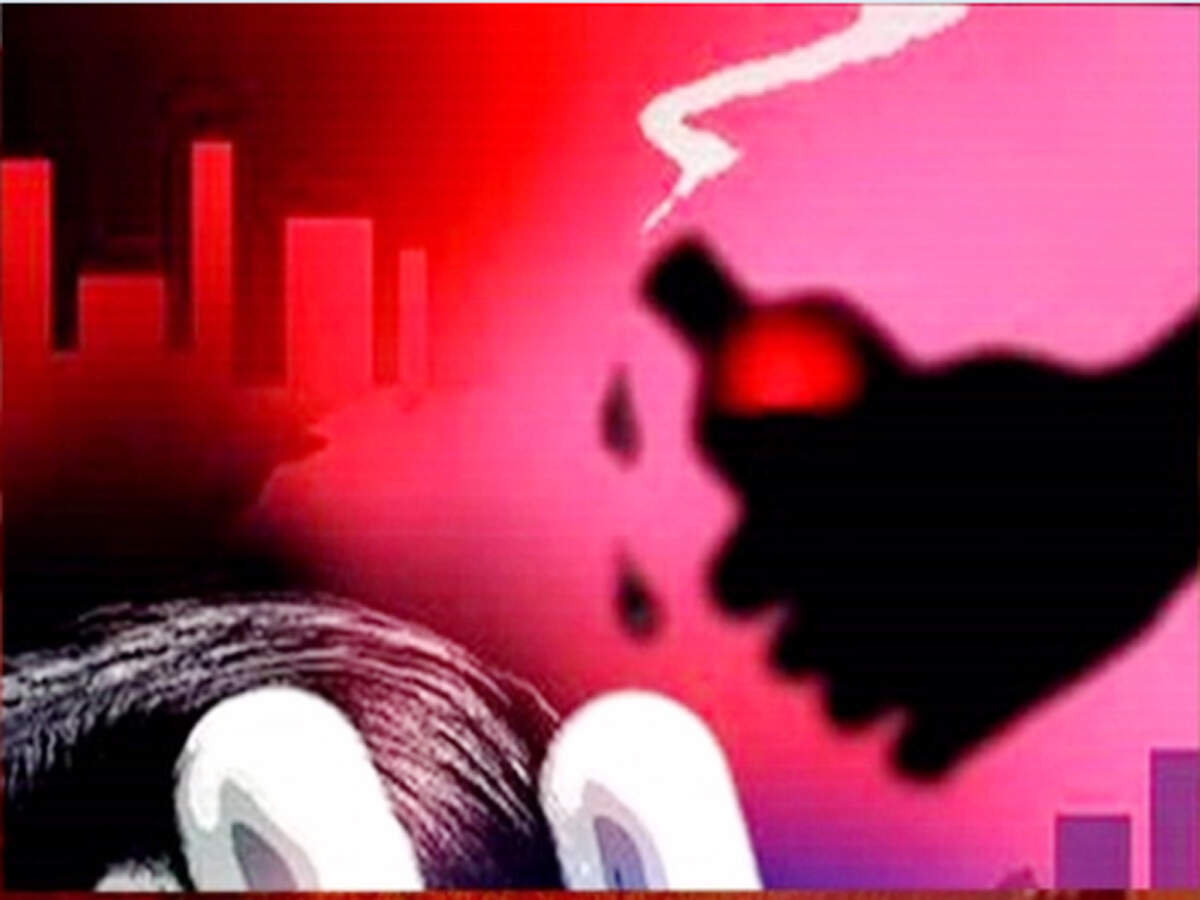 Man throws acid on family members, 8 injured