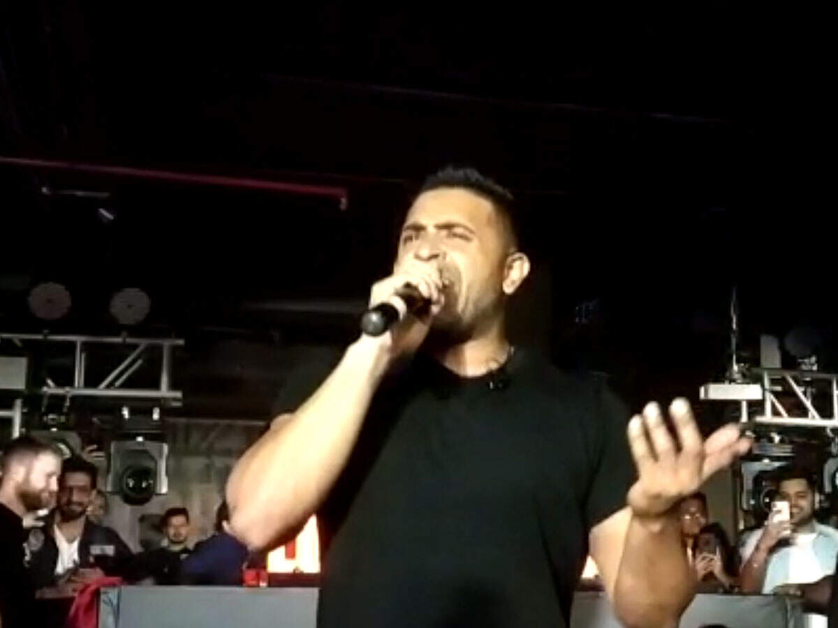Singer Jay Sean performs in Mumbai