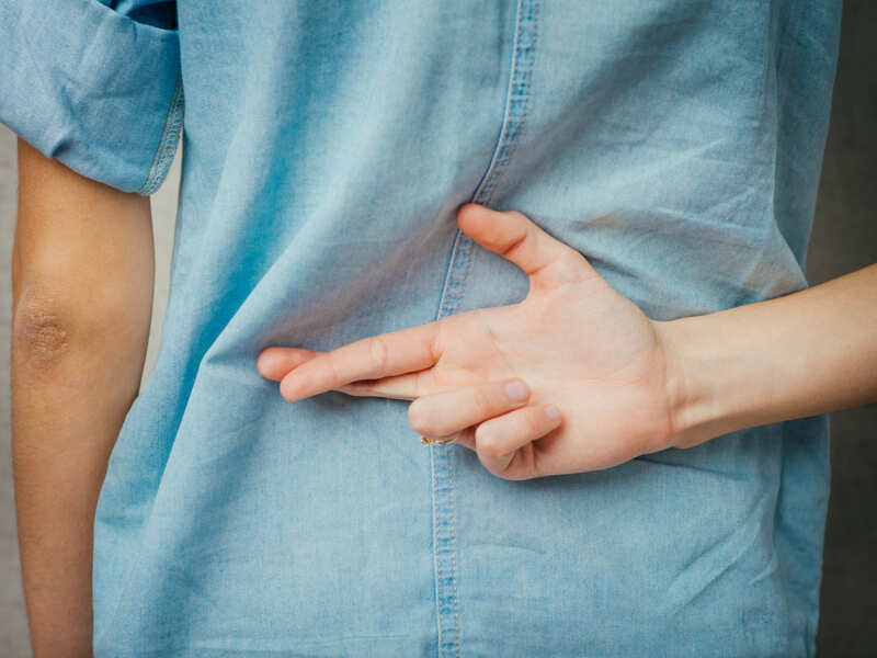 6 ways you can spot a lie (AND A LIAR)