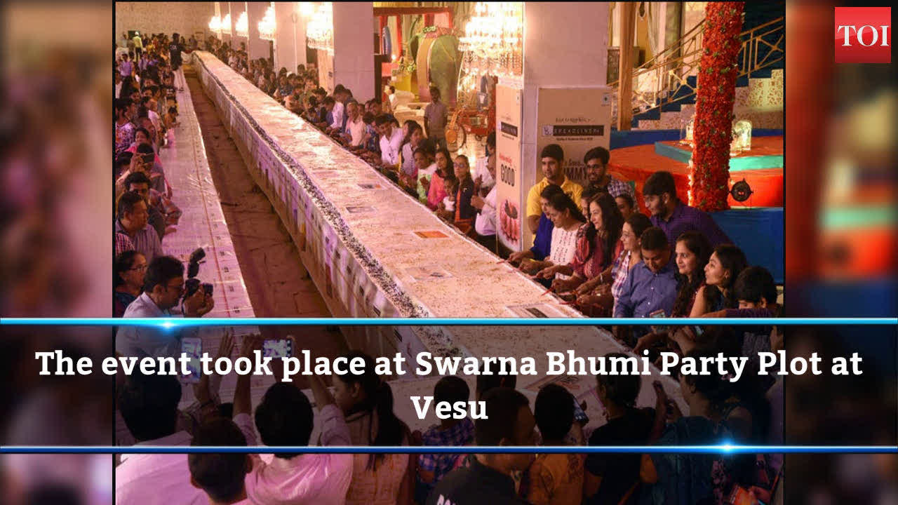 Surat: 6,800kg cake cut on Narendra Modi’s birthday