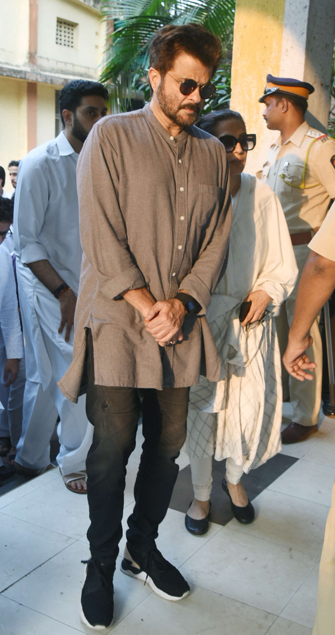 Krishna Raj Kapoor's funeral Photos: Amitabh Bachchan, Alia Bhatt, Anil ...