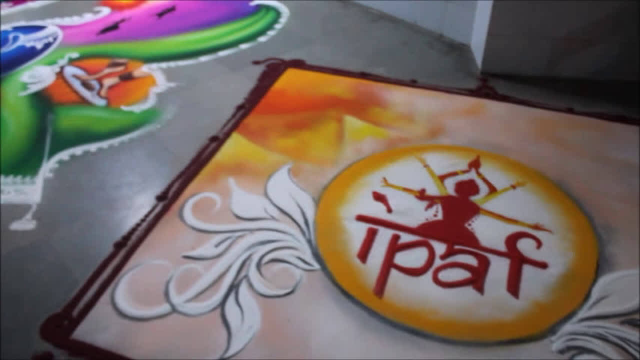 Check out this awe-inspiring Rangoli