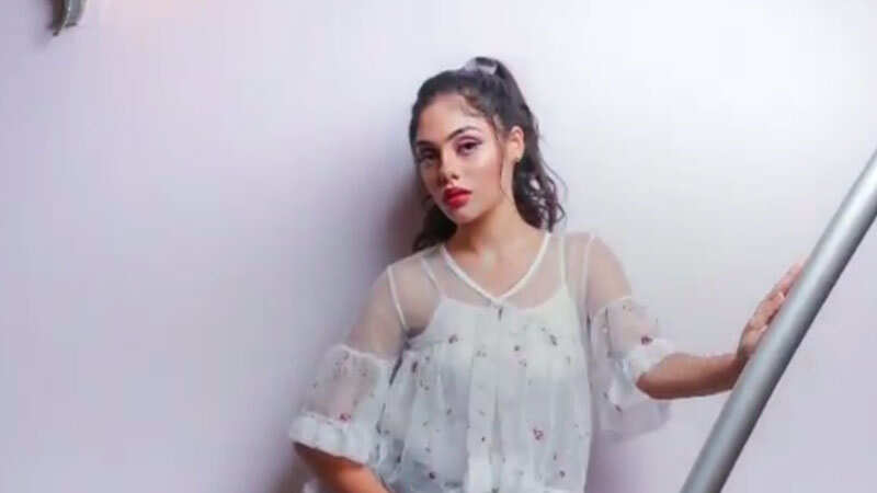 Nayana Sai debuts in 'Ombathane Adbutha'