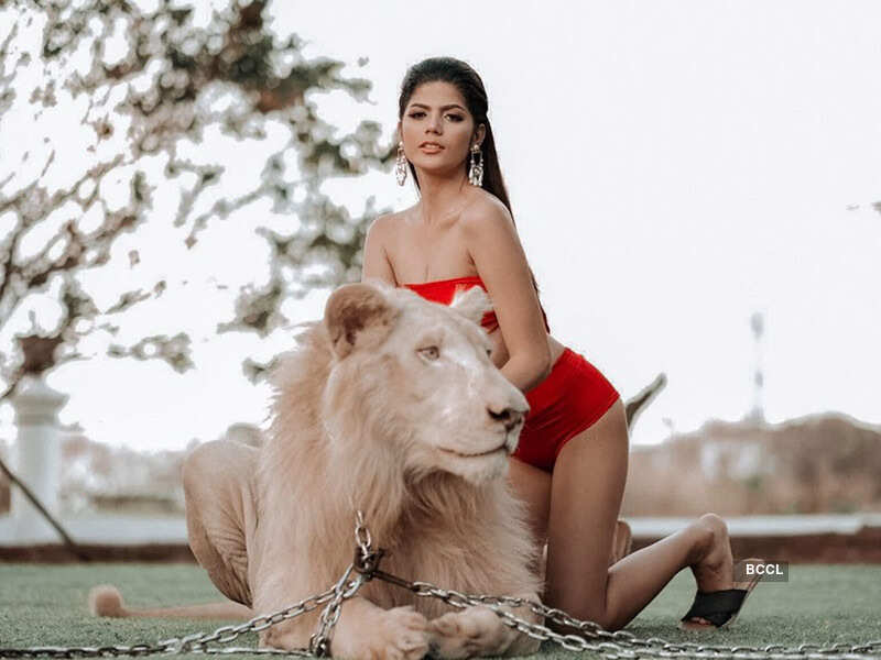 Sharifa Areef’s sensual swimsuit clicks