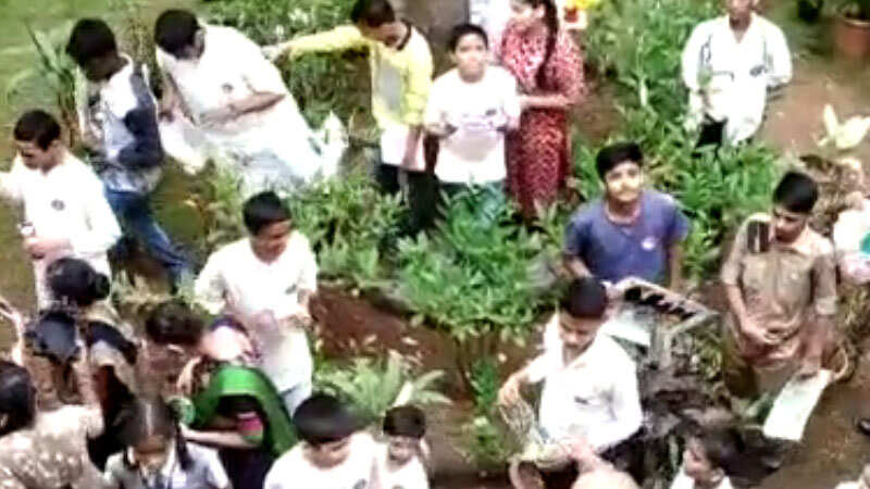 Students participate in ‘Phenk Mat Mumbai’ drive