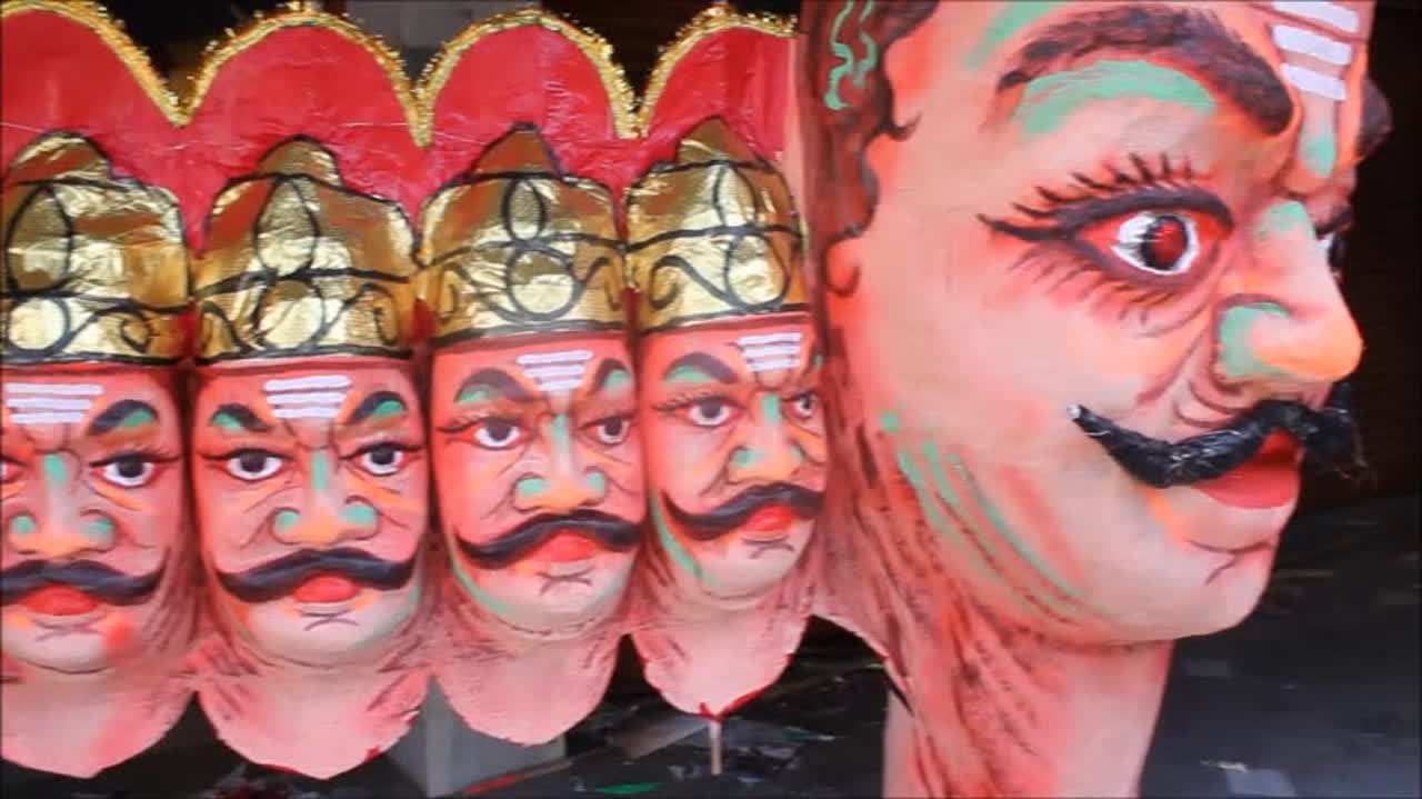 Artists prepare Ravan effigy