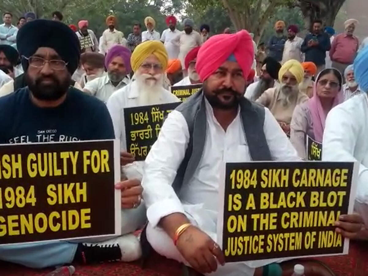 34th anniversary of 1984 anti-Sikh riots: Sikh community holds protest ...
