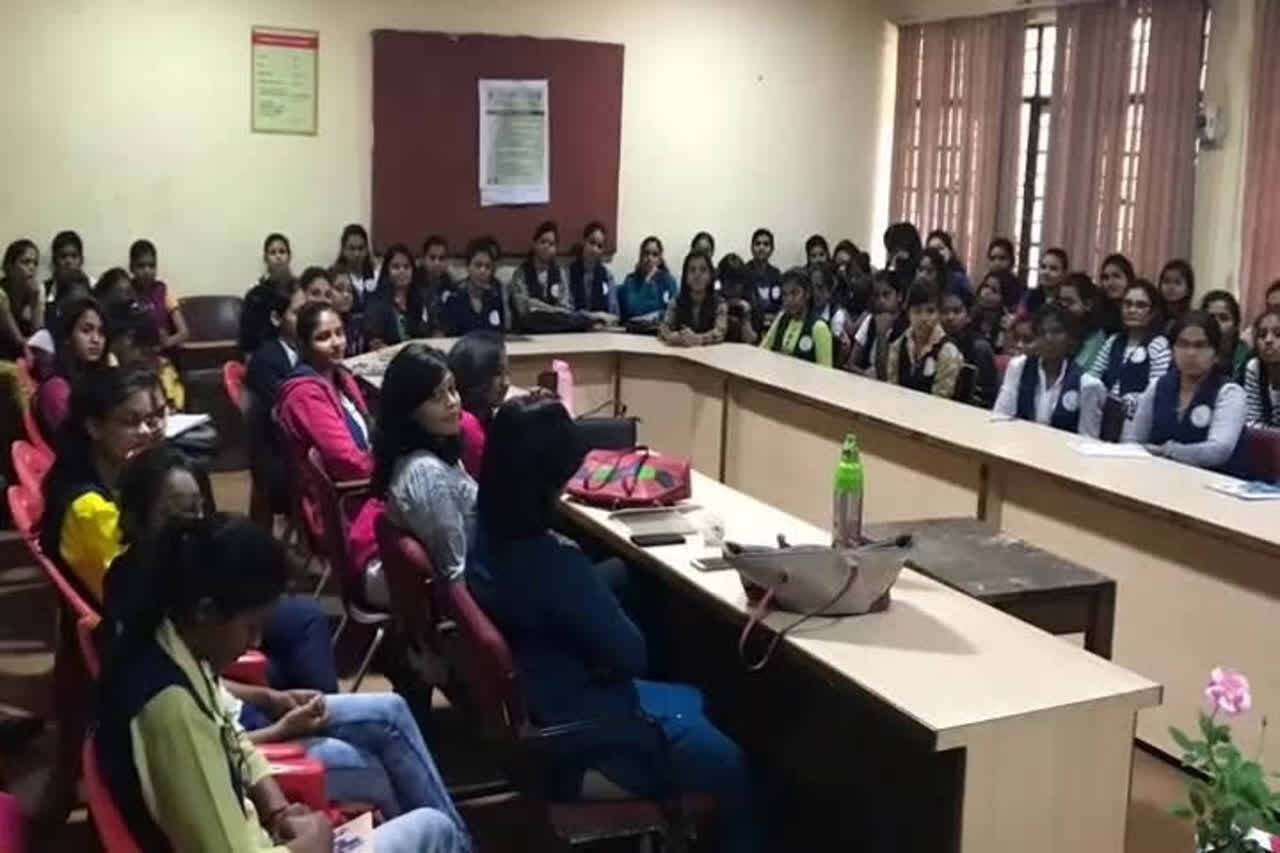 Indian Women Network: Students of Polytechnic college learn time management