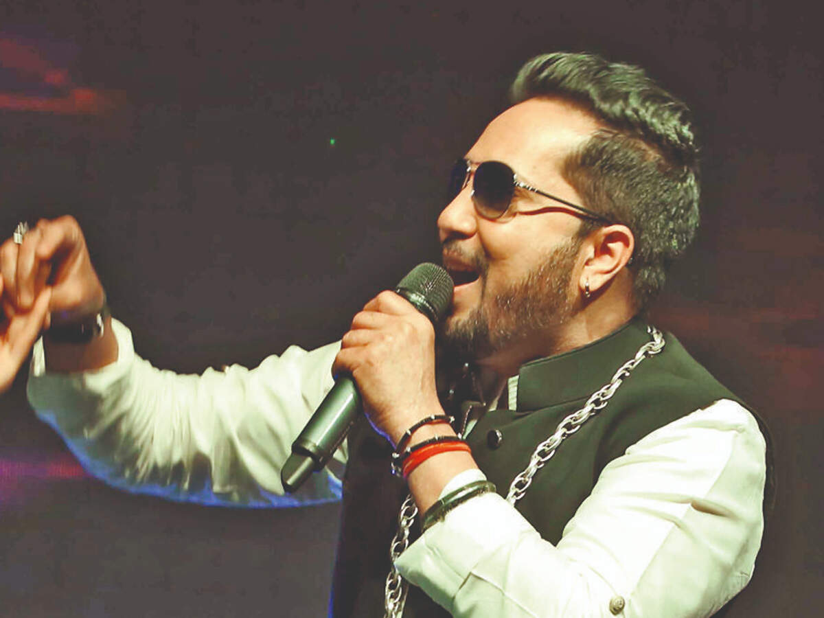 Sexual misconduct: Singer Mika Singh arrested in Dubai for sending ...