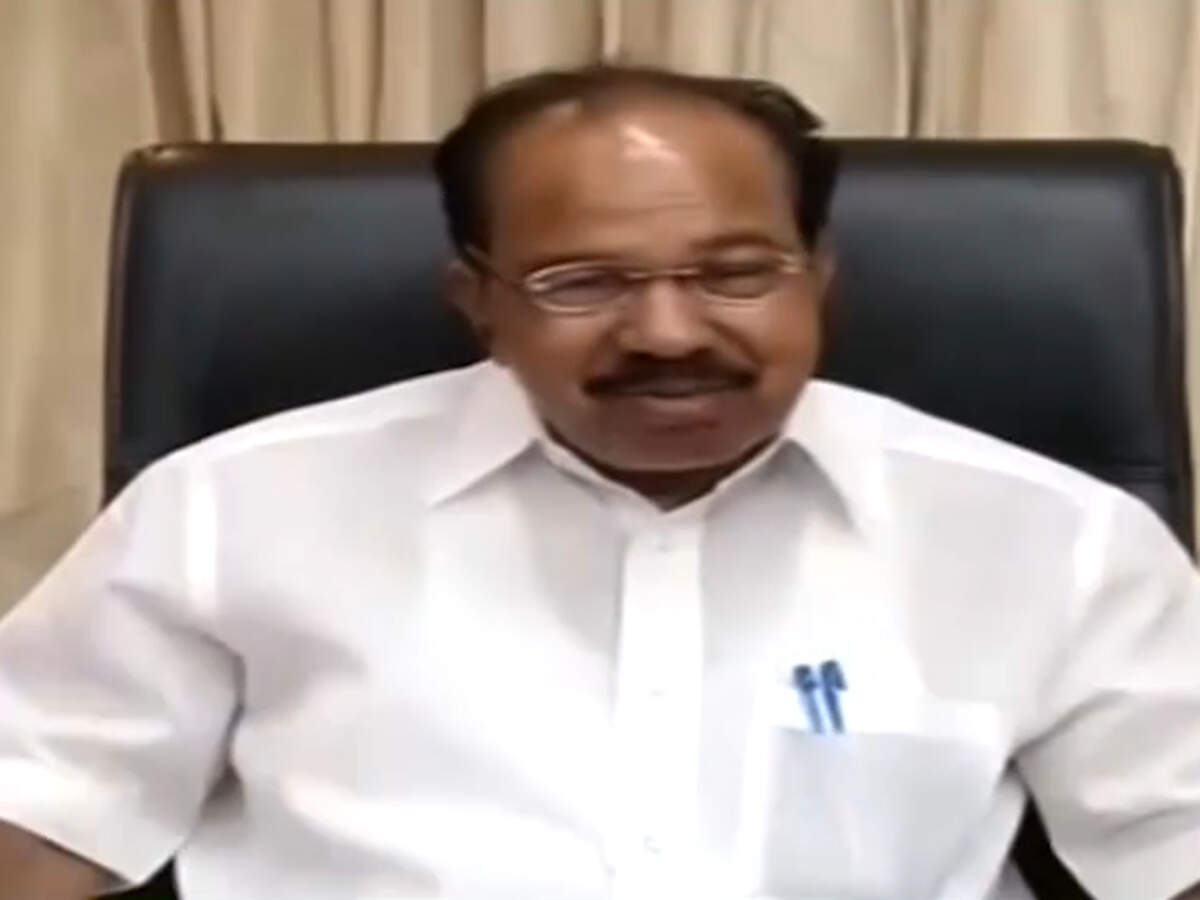 Prakash Javadekar hits back at Veerappa Moily for criticising IAF chief