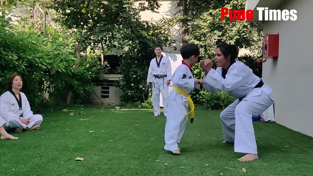 Some real fight scene of Neetu Chandra