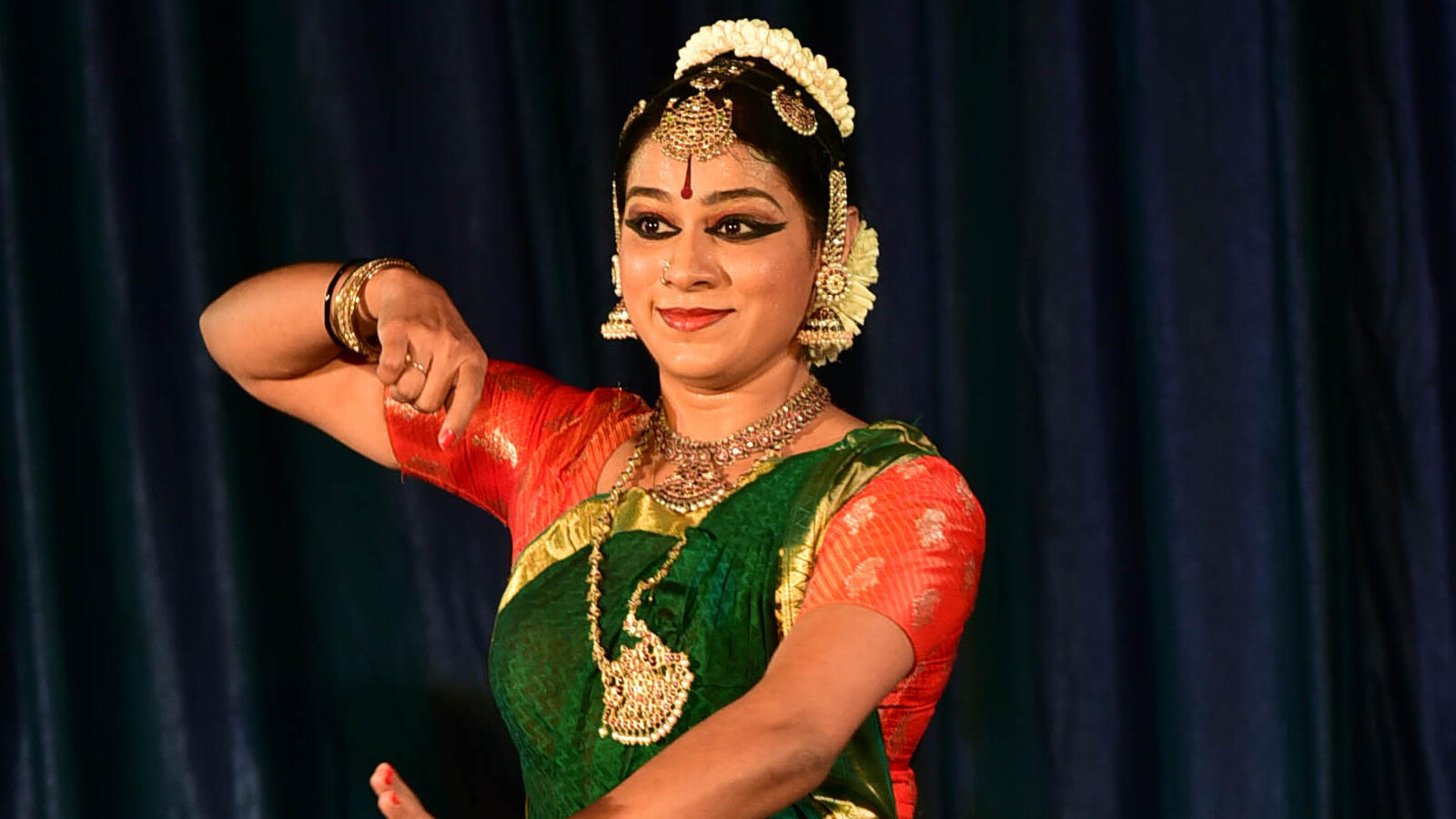 Anuradha Vikranth's Bharatanatyam recital enthrals the audience