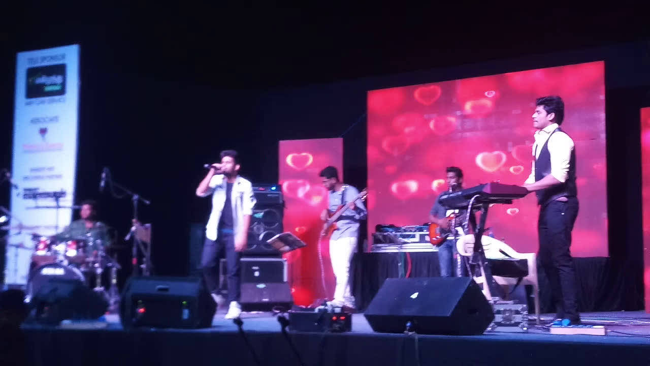 Live band performance in Coimbatore
