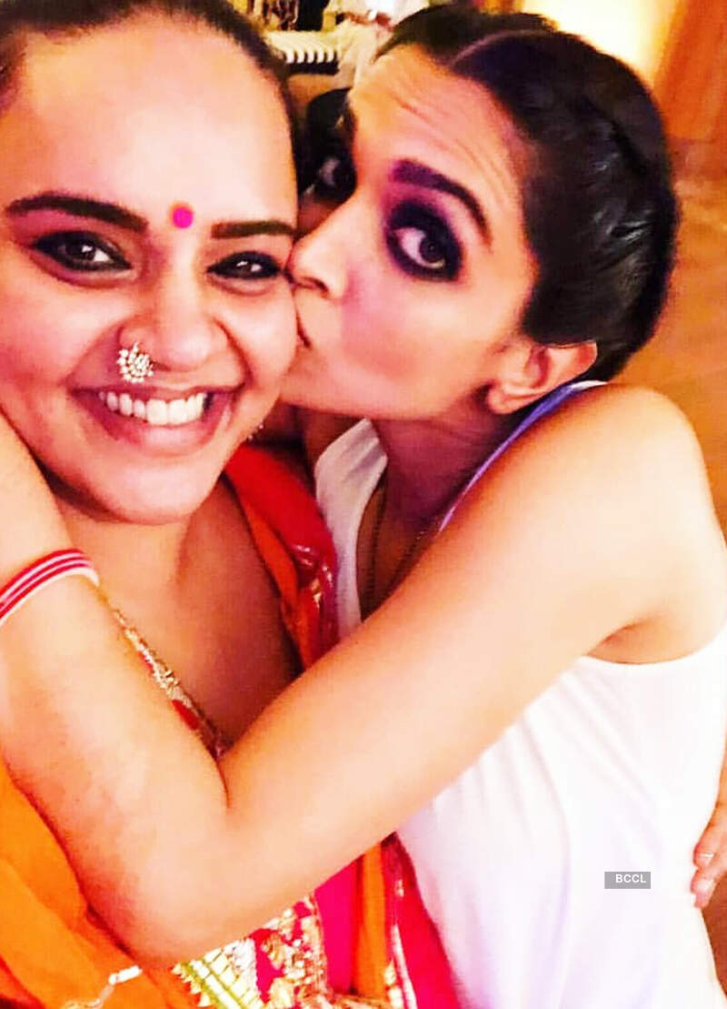 This unseen picture of Deepika Padukone wearing chooda goes viral on the internet- The Etimes ...