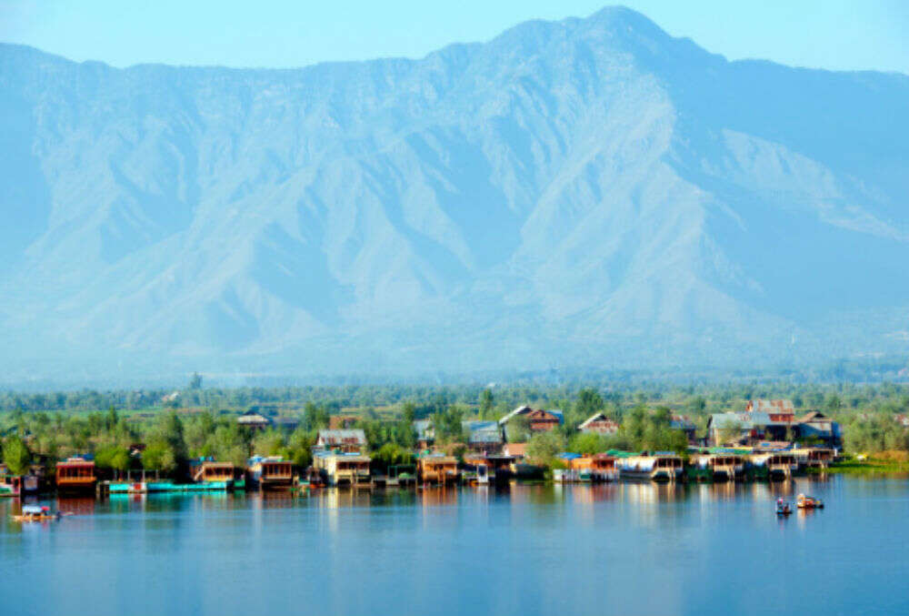 Waking up at Nigeen Lake, Kashmir | Times of India Travel