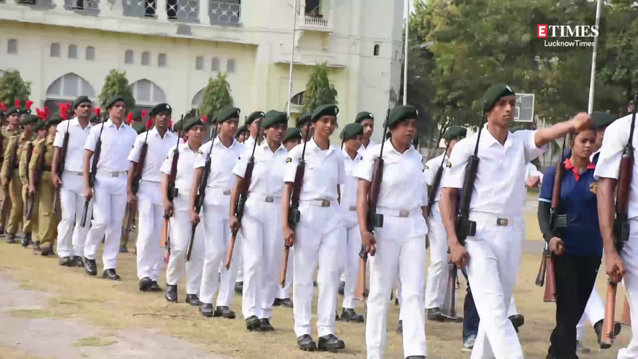 Full dress rehearsal of NCC cadets for Guard of Honour at Lucknow ...