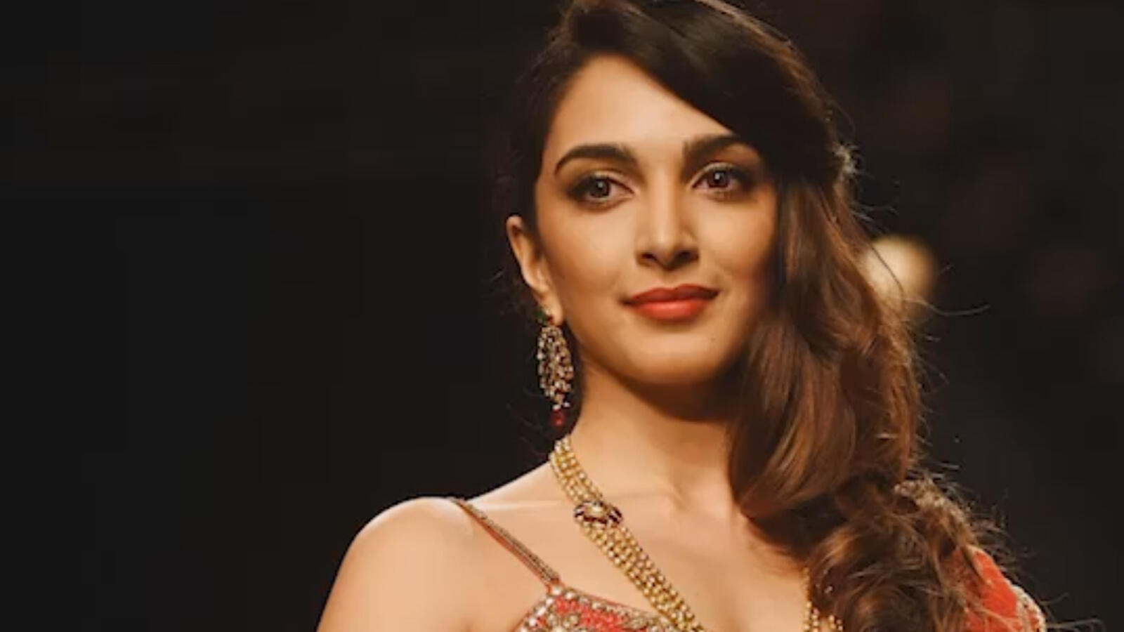 Kiara Advani kicks off 'Good News' with Akshay Kumar and Kareena Kapoor ...