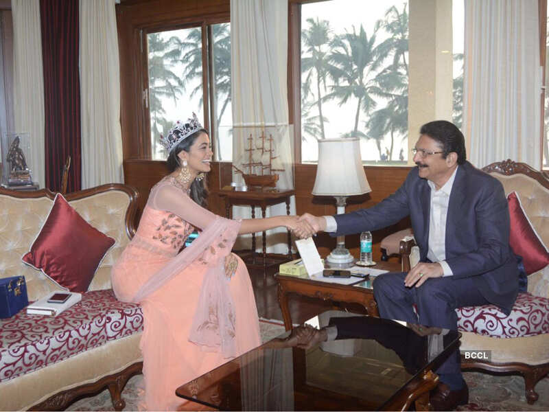 Shreya Rao Kamavarapu meets the Governor of Maharashtra