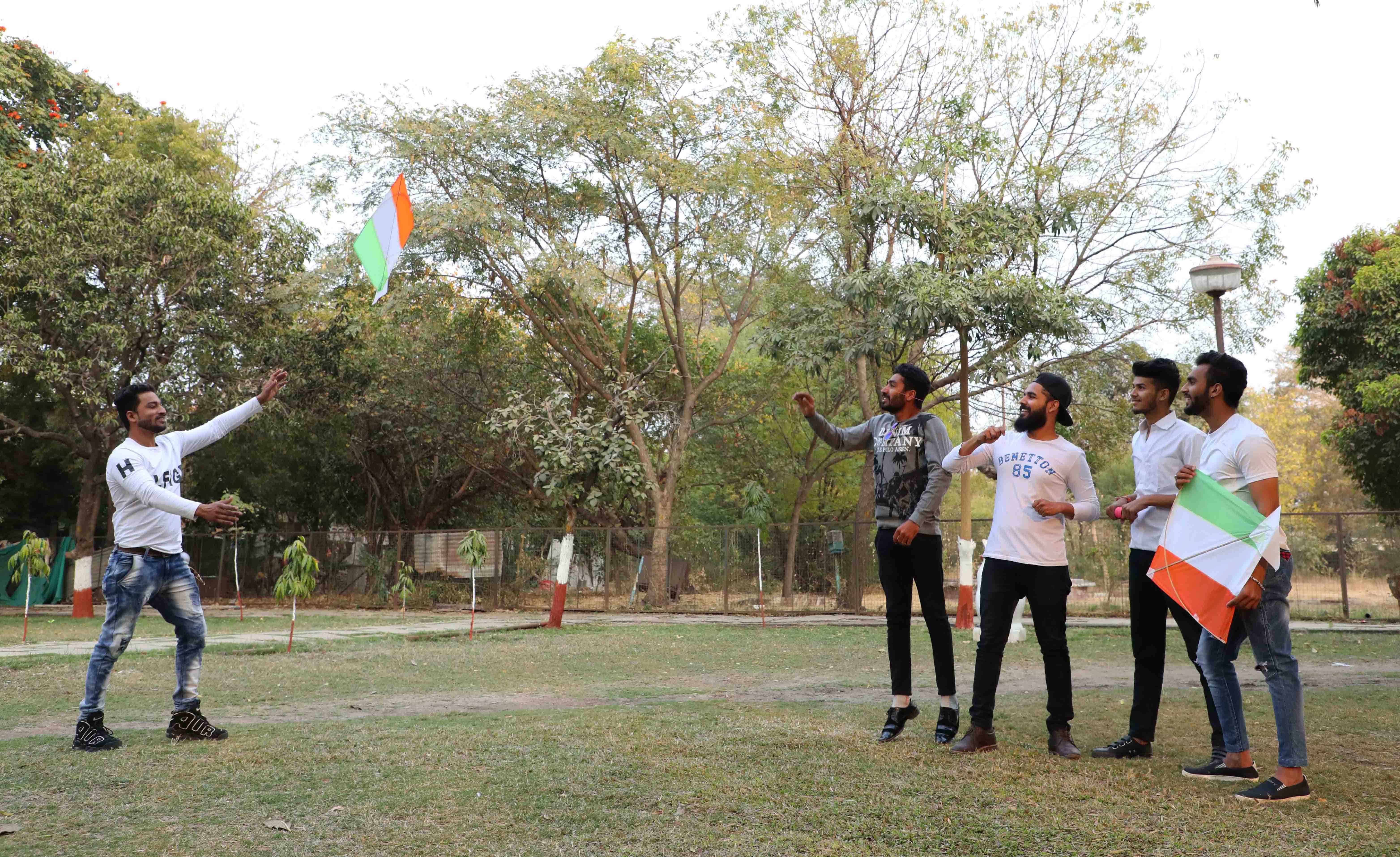 Indore skies turn tricolour on R-day with kite flying | Events Movie ...