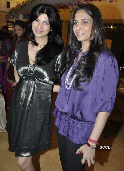 Roopa Vohra's collection launch at Juhu - Photogallery