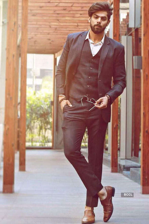 Lakshya Sharma looks irresistible in these pictures