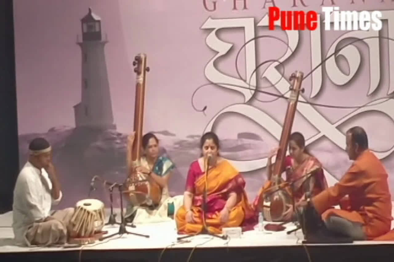 Ohh Rasiya Jiyah Lage na by singer Padmini Rao