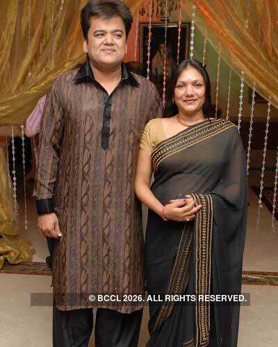 Ashok and Rekha Goenka during Mithilesh & Sandeep Goenka's Diwali bash ...