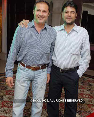 Ashok and Rekha Goenka during Mithilesh & Sandeep Goenka's Diwali bash ...