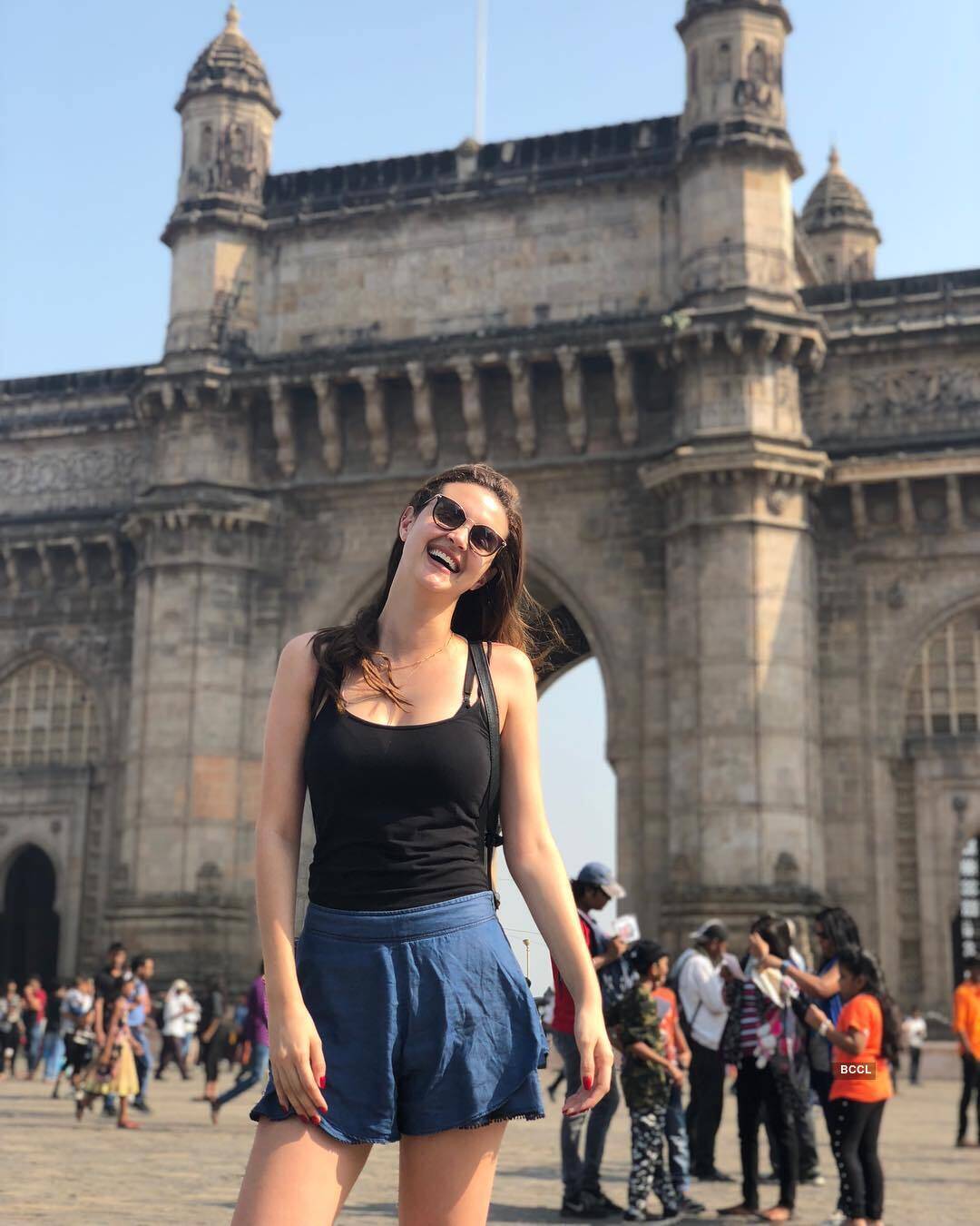 Ana Leticia is turning up the heat in cyberspace with the photo shoot ...