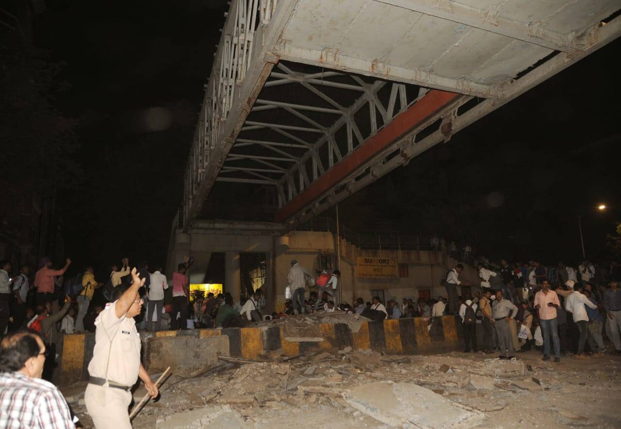 Mumbai foot overbridge collapses