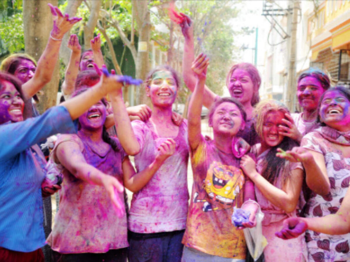 Holi 2019: Get to know about the festival of colors