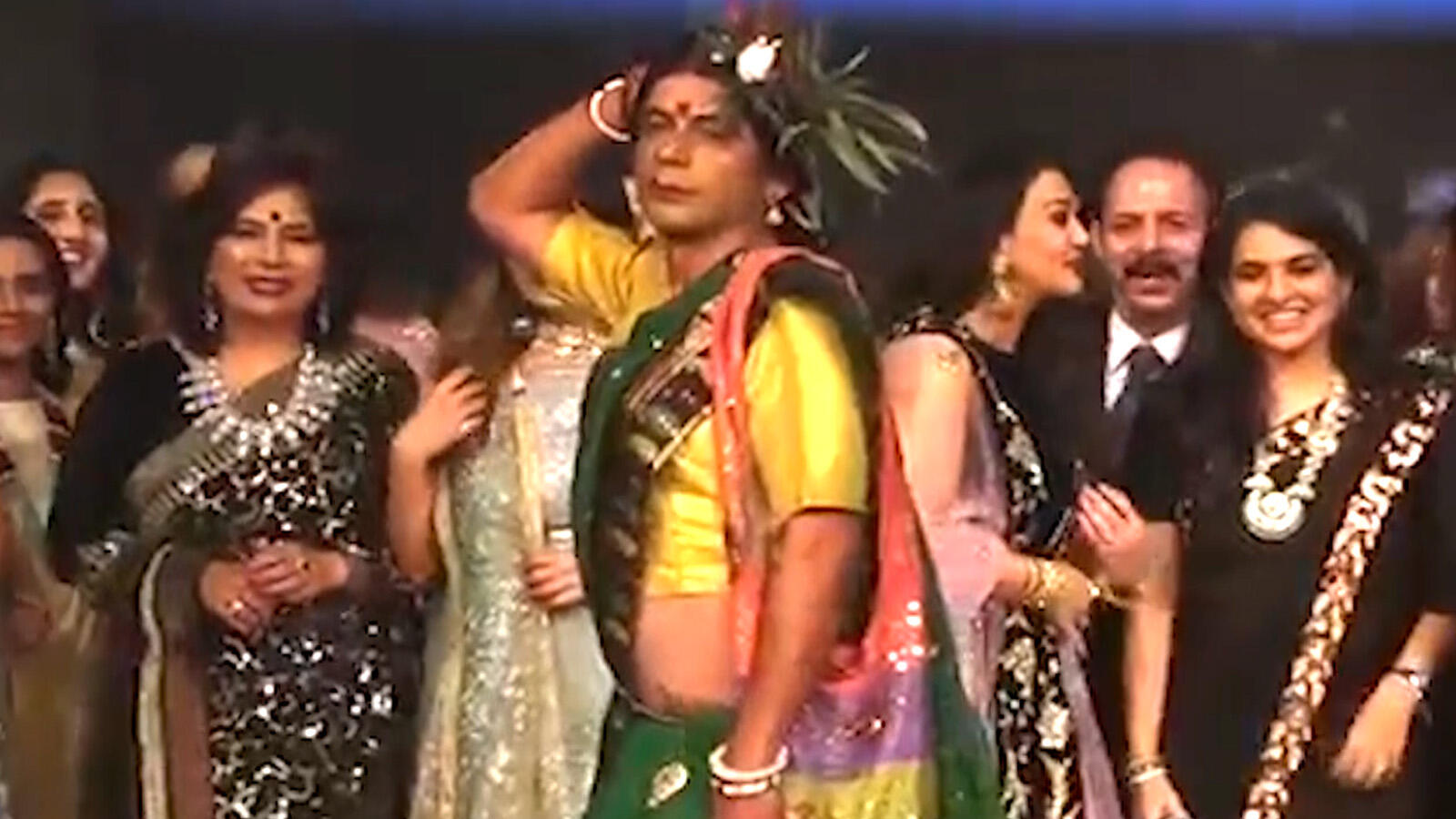 This happens when Sunil Grover aka 'Rinku Bhabhi' walks the ramp