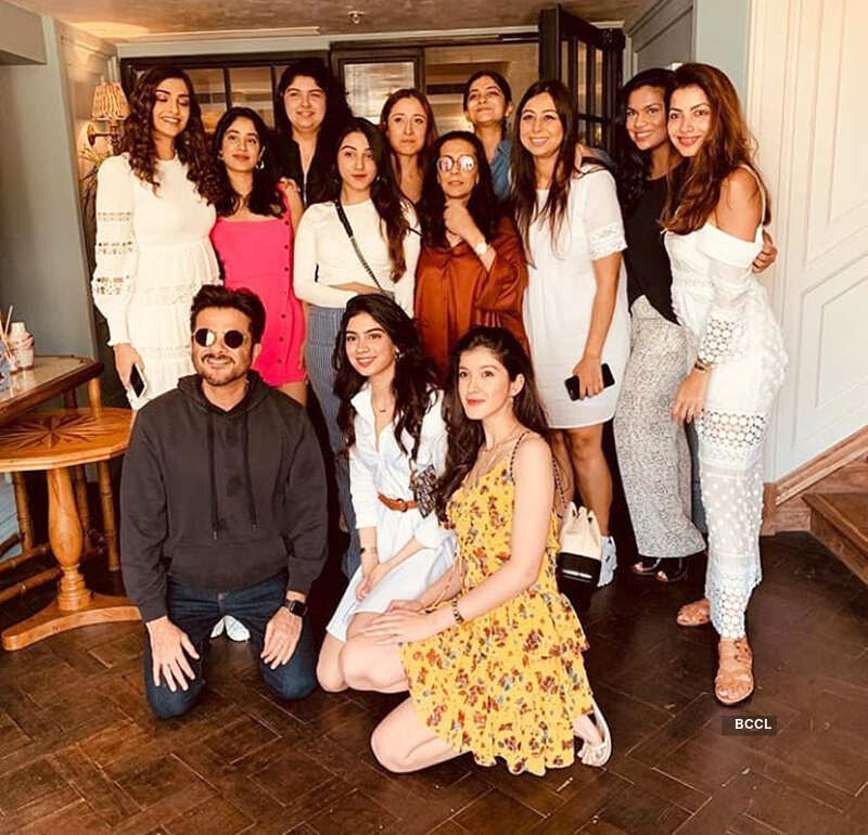 Viral Instagram pictures of your favourite actors & actresses Pics ...